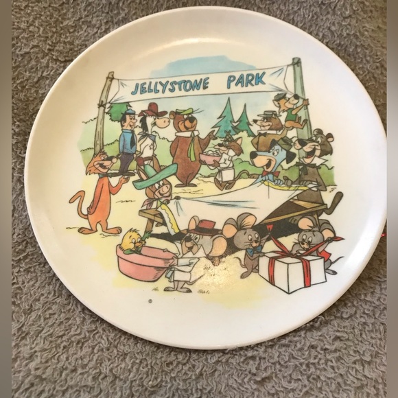 Melmac | Dining | Vintage Melcac Jellystone Park Plate | Poshmark